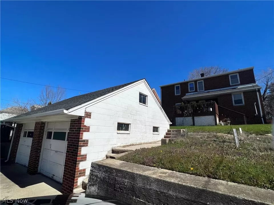 18800 Neff Rd, Cleveland, OH 44119 | 38 Photos - Movoto