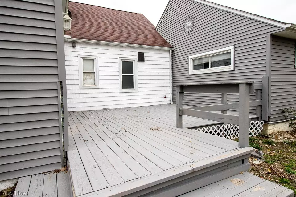 1703 E 300th St, Wickliffe, OH 44092 | 17 Photos - Movoto