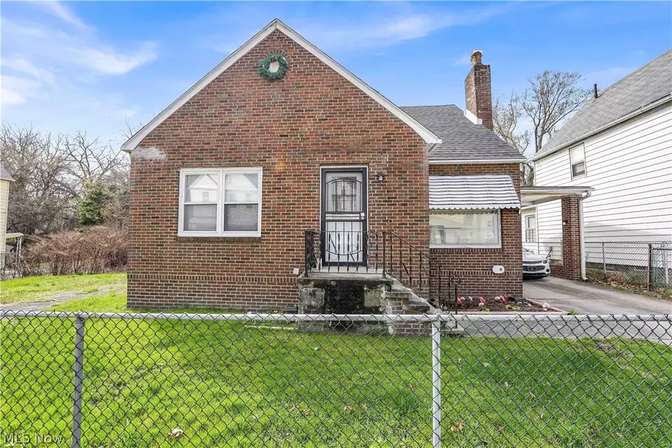 10638 Dupont Ave, Cleveland, OH 44108 | 4 Photos - Movoto
