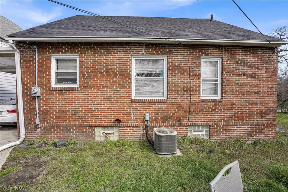 10638 Dupont Ave, Cleveland, OH 44108 | 4 Photos - Movoto