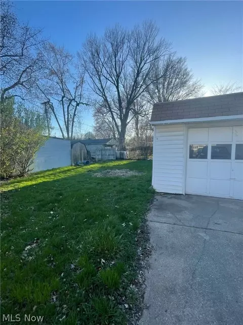 630 E 260th St, Euclid, OH 44132 | 24 Photos - Movoto