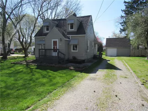 550 Stevenson Ave, Akron, OH 44312 | 25 Photos - Movoto