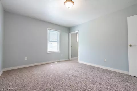 1889 Ronald Rd, Akron, OH 44312 | 36 Photos - Movoto