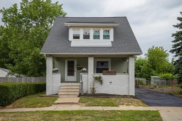 22551 Nicholas Ave, Euclid, OH 44123 | 33 Photos - Movoto