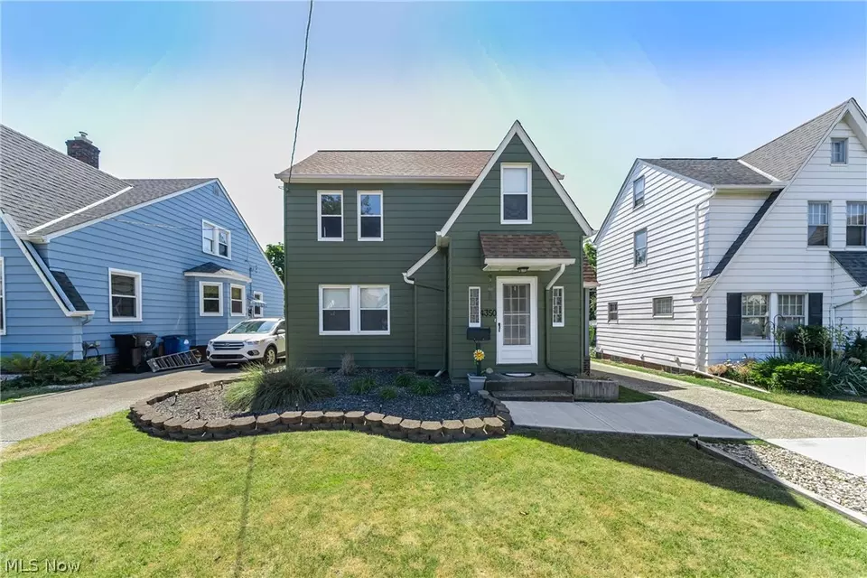 4350 W 60th St, Cleveland, OH 44144 | 35 Photos - Movoto