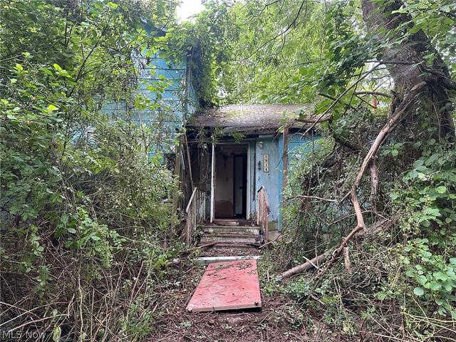 5914 Chestnut Rdg, Hubbard, OH 44425 | 11 Photos - Movoto