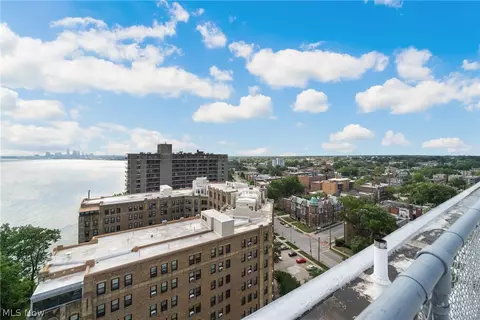 12520 Edgewater Dr #407, Lakewood, OH 44107 | 40 Photos - Movoto