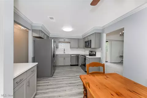 814 Hampton Ridge Dr, Akron, OH 44313 | 46 Photos - Movoto