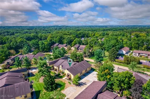 889 Hampton Ridge Dr, Akron, OH 44313 | 38 Photos - Movoto