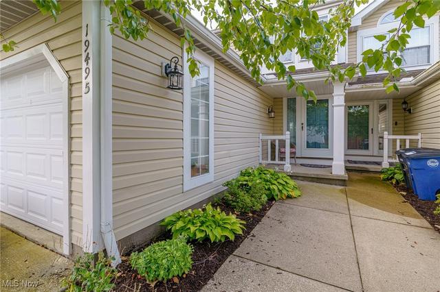 19495 Cyclone Dr, Cleveland, OH 44135 | 28 Photos - Movoto