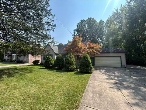 869 Moyer Ave, Boardman, OH 44512 | 16 Photos - Movoto