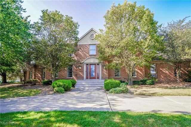 1325 Chantilly Cir NE, Canton, OH 44721 | 50 Photos - Movoto