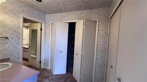 250 Laurel Cir #13, Aurora, OH 44202 | 20 Photos - Movoto