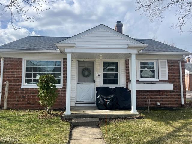 318 Buckner Dr, Euclid, OH 44123 | MLS# 5106888 | 25 Photos - Movoto