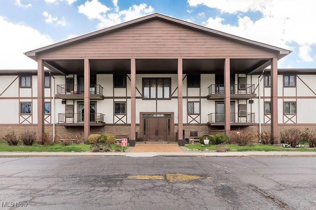 4849 Grace Rd #111, North Olmsted, OH 44070 | MLS# 5113076 | 39 Photos ...