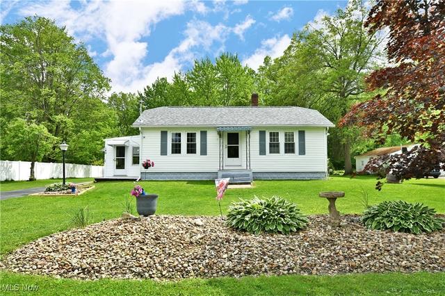 140 Raymond Ave NW, Warren, OH 44483 | MLS# 5123925 | 47 Photos - Movoto