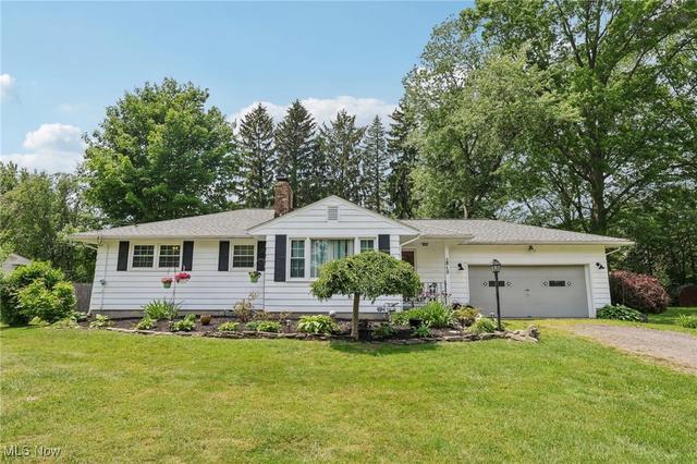 845 N Lake St, Madison, OH 44057 | MLS# 5129988 | 41 Photos - Movoto