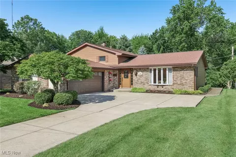 3417 King Richard Dr, Parma, OH 44134 - Movoto