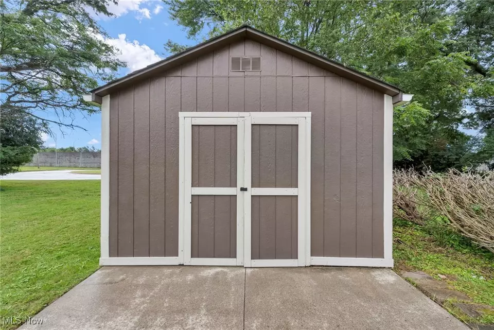 20202 Sumpter Rd, Warrensville Heights, OH 44128 | MLS# 5151095 | 46 ...