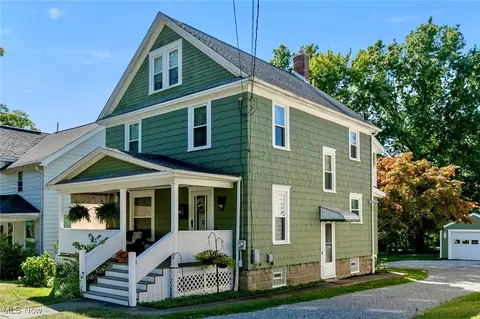 168 E Riddle Ave, Ravenna, OH 44266 | MLS# 5172320 | 21 Photos - Movoto