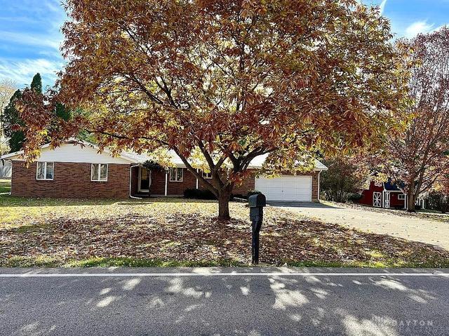 1460 Hilltop Rd, Xenia, OH 45385 | 43 Photos - Movoto