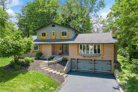 907 Cascade Dr, Riverside, OH 45431 | 68 Photos | MLS #887047 - Movoto