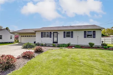 3294 Old Springfield Rd, Springfield, OH 45502 - Movoto