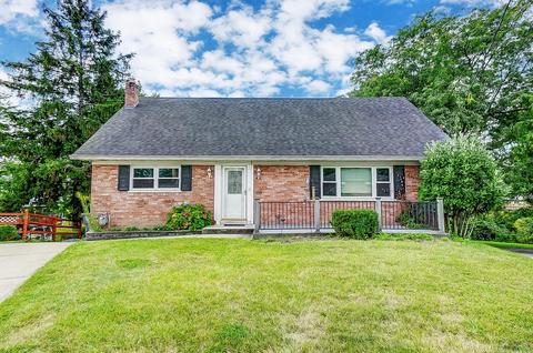 6043 Musketeer, Cincinnati, OH 45248 | 17 Photos | MLS #1752813 - Movoto