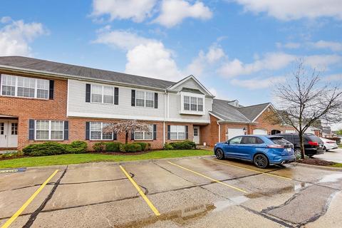 6547 Chesapeake, Cincinnati, OH 45248 | 30 Photos - Movoto