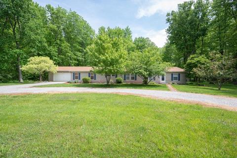 2990 Holly Ln, Amelia, OH 45102 | 36 Photos - Movoto