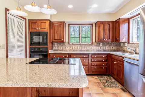 6944 Five Mile, Anderson Twp, OH 45230 | 50 Photos - Movoto