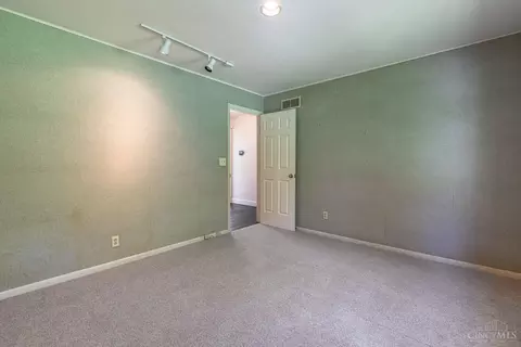 6944 Five Mile, Anderson Twp, OH 45230 | 50 Photos - Movoto