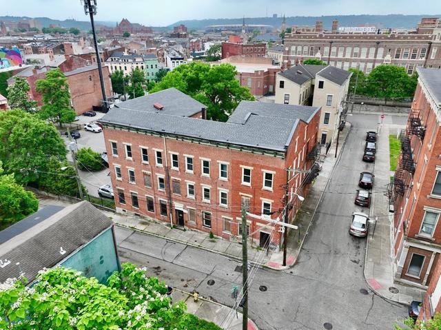 1637 Hughes, Cincinnati, OH 45202 | 28 Photos - Movoto