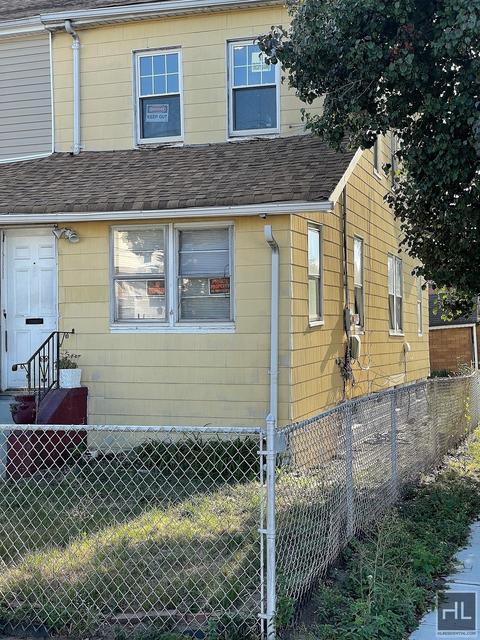 Condo/Townhouse Homes for Sale in Queens NY