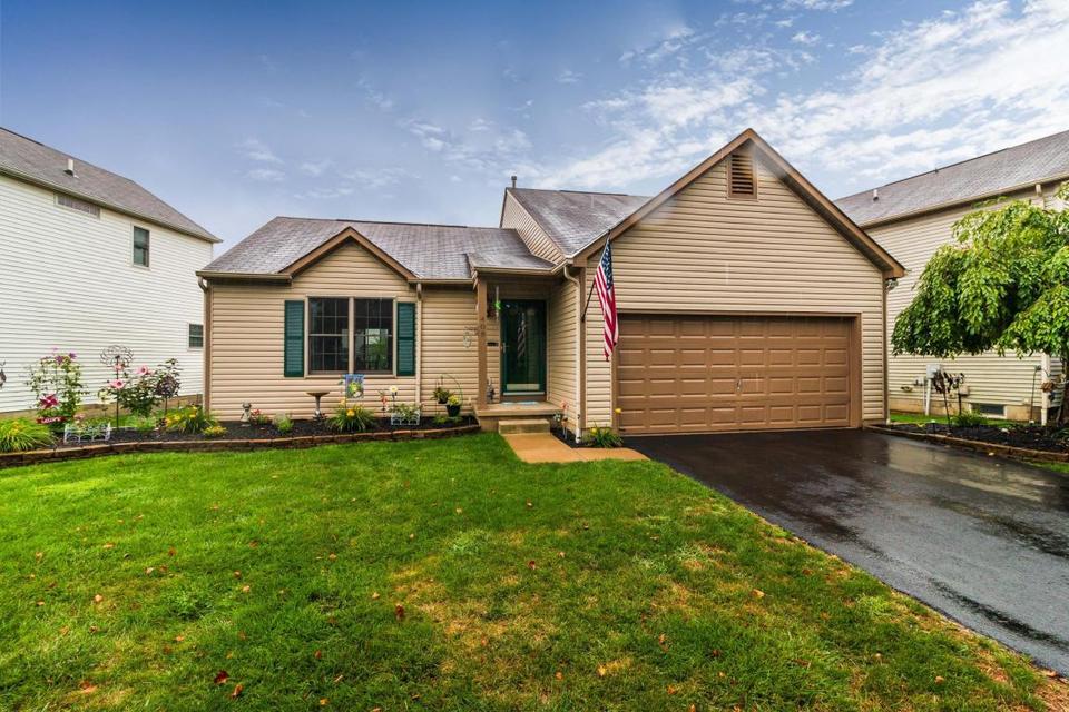 408 Galloway Ridge Dr, Galloway, OH 43119 | 27 Photos | MLS #218029821 ...