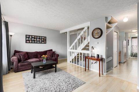 2919 Essington Dr, Dublin, OH 43017 | 28 Photos | MLS #223008391 - Movoto