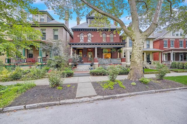 976 Neil Ave, Columbus, OH 43201 | 80 Photos - Movoto