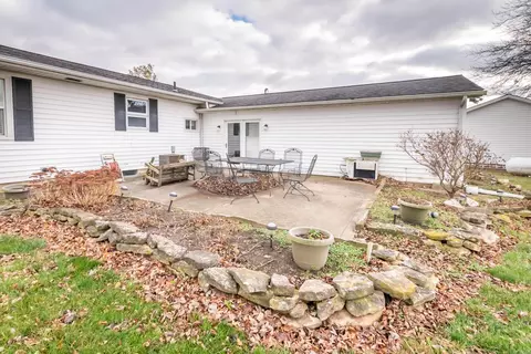 9850 State Route 38, London, OH 43140 | 37 Photos - Movoto