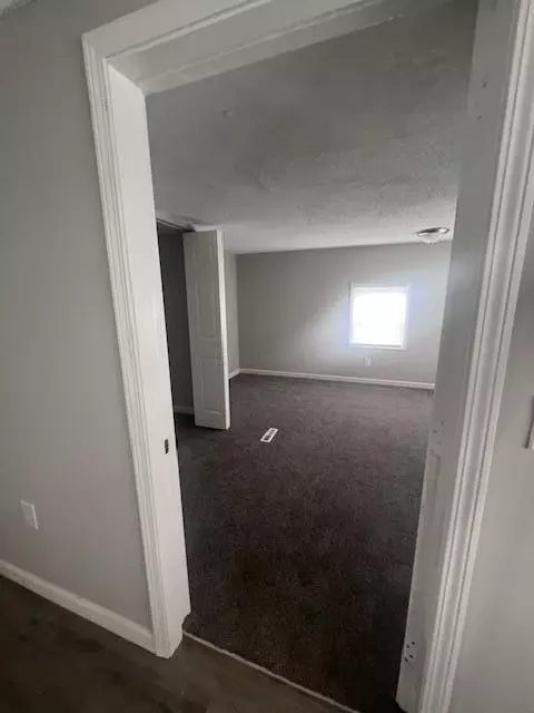 755 Stelzer Rd, Columbus, OH 43219 | MLS# 225012830 | 8 Photos - Movoto