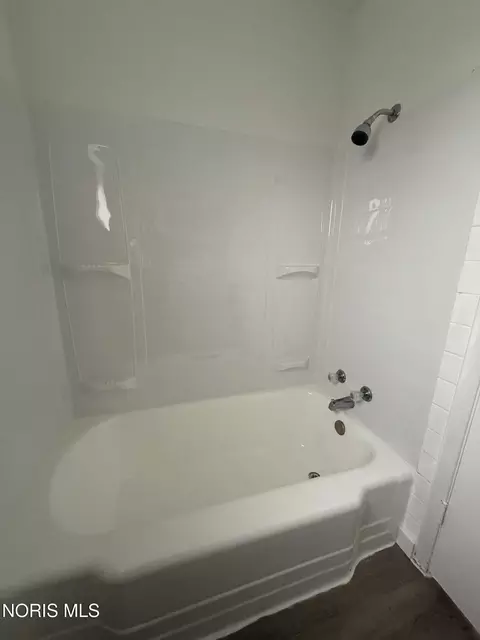 3554 Cecelia Ave, Toledo, OH 43608 | MLS# 10008117 | 11 Photos - Movoto