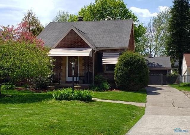 422 S Berlin Ave, Oregon, OH 43616 | 8 Photos | MLS #6046688 - Movoto