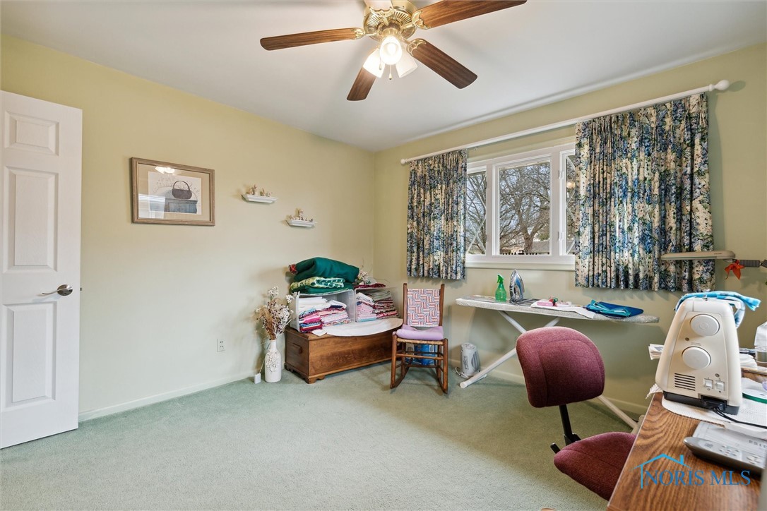 203 Meadow Ln, Walbridge, OH 43465 - Movoto