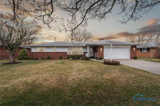 203 Meadow Ln, Walbridge, OH 43465 - Movoto