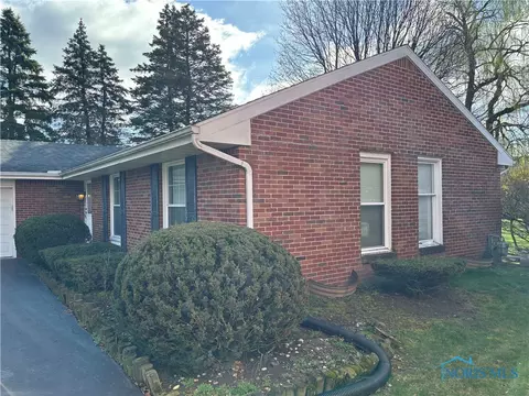 5543 Swan Creek Dr, Toledo, OH 43614 | 25 Photos - Movoto