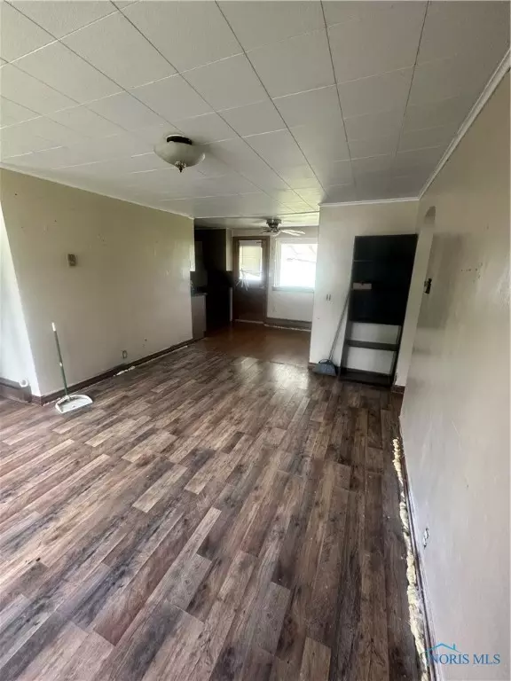 204 E Sugar St, Continental, OH 45831 | MLS# 6135912 | 8 Photos - Movoto