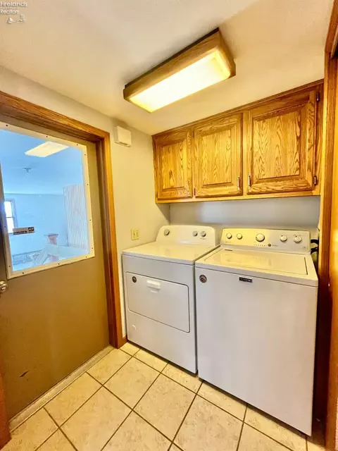 7805 State Route 18, Bellevue, OH 44811 | 68 Photos - Movoto