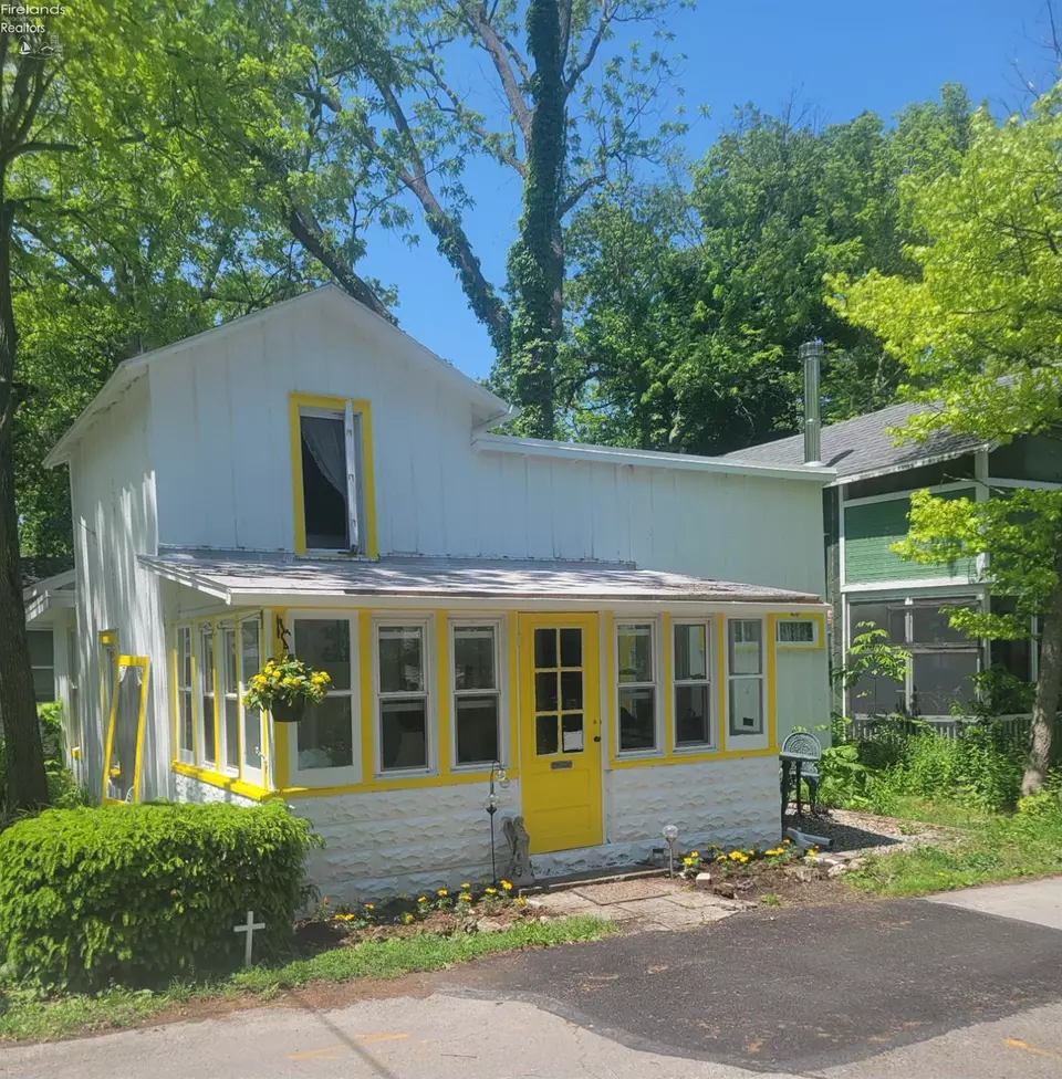 350 Sycamore Ave, Lakeside, OH 43440 | 1 photo - Movoto