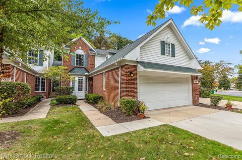 674 Chestnut Dr #6, Wixom, MI 48393 | 27 Photos | MLS #20221045686 - Movoto