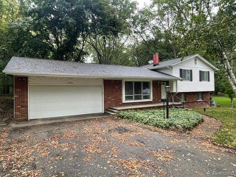 4683 Lockhart St, West Bloomfield, MI 48323 | 24 Photos | MLS ...