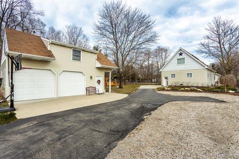 7218 Lakeshore Rd, Lakeport, MI 48059 | 42 Photos | MLS #20230000534 ...